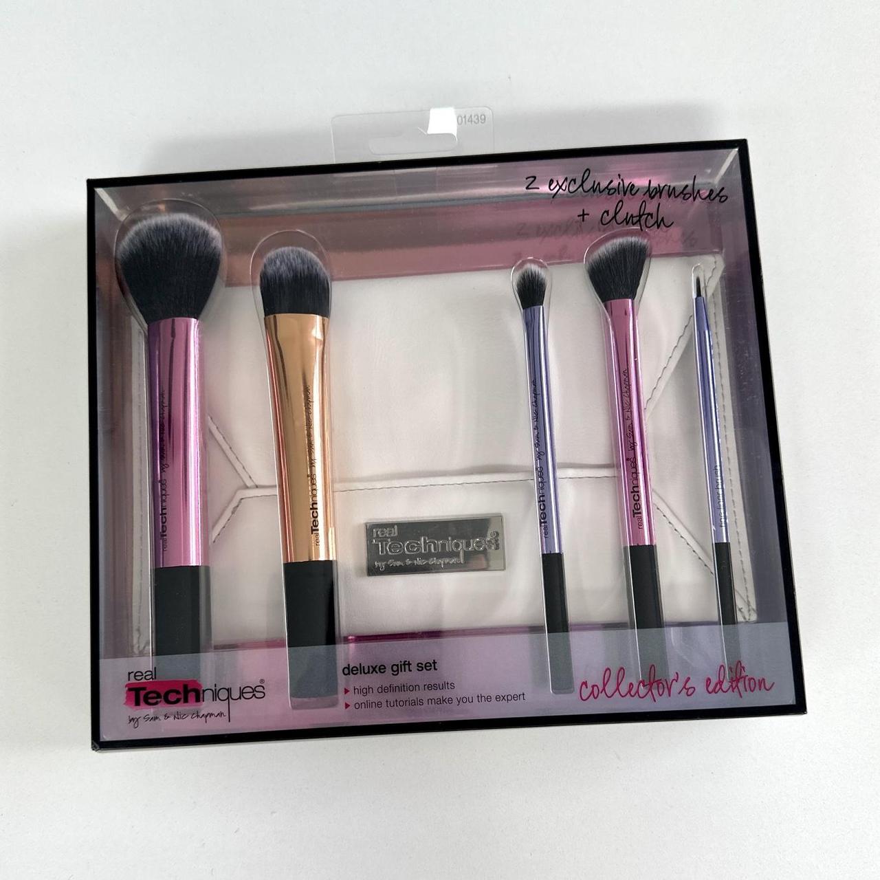 Real Techniques Makeup Brush Set Set includes: -... - Depop