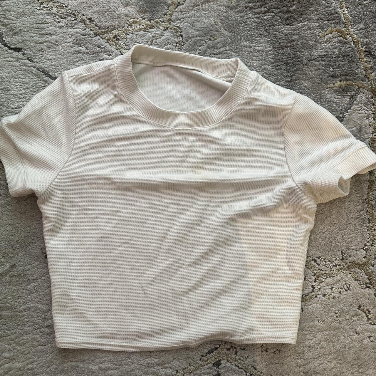 alo cropped ivory tee! #alotee #aloyoga #alo - Depop