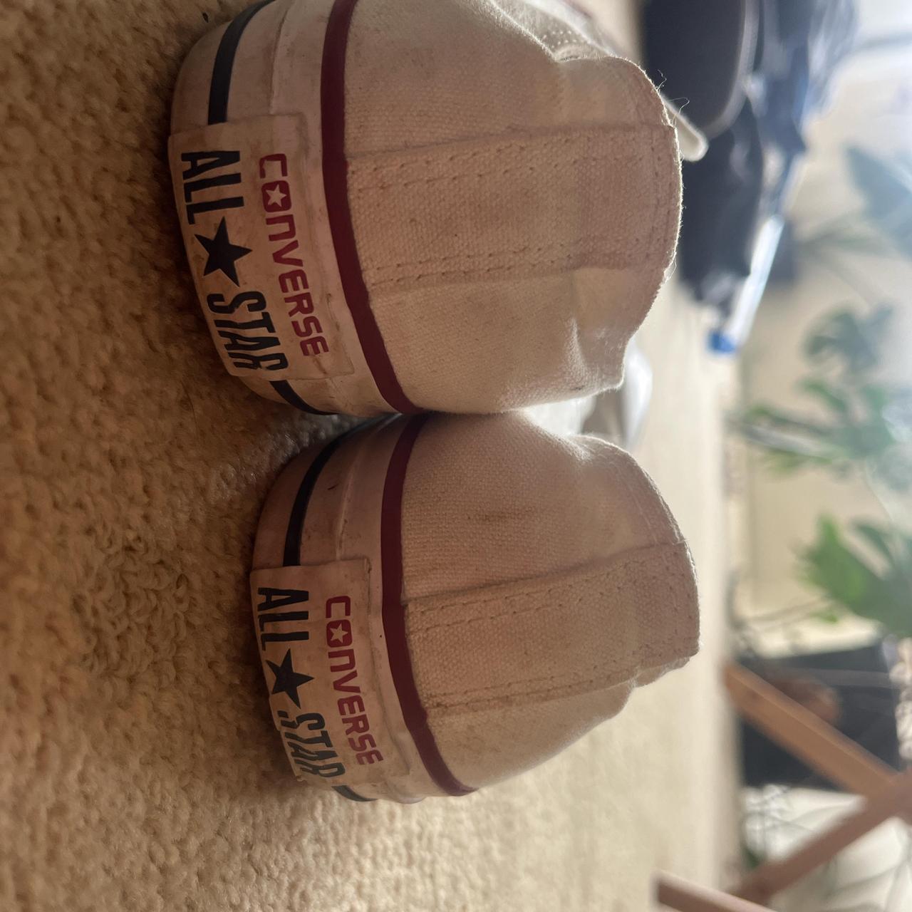 White converse No laces Size 8 women’s - Depop