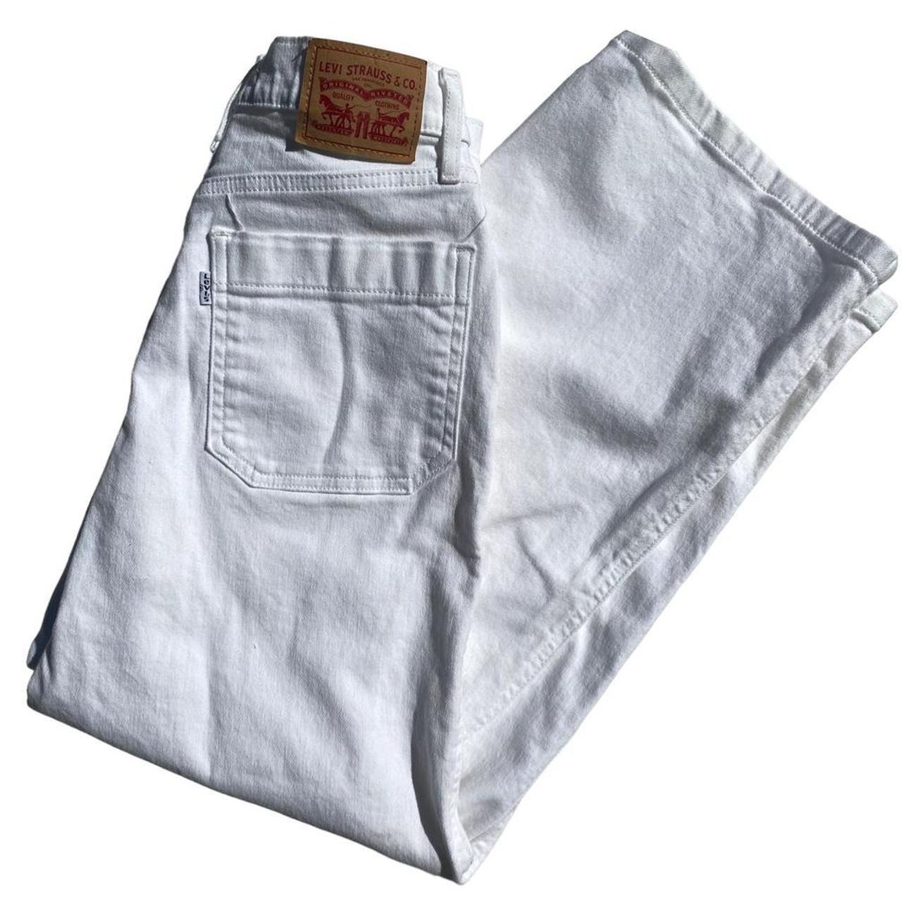Levi's Women's White Jeans | Depop