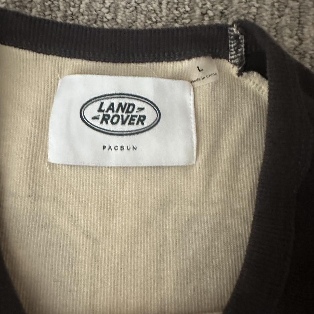Land Rover T-shirt - Depop