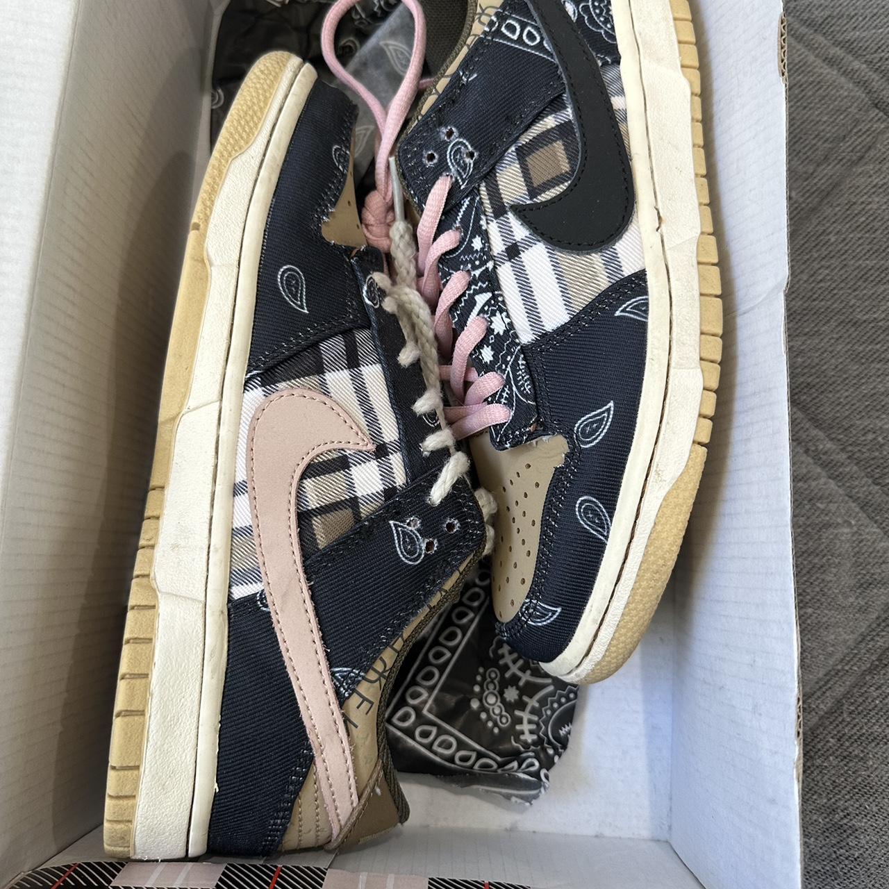 Worn skating, scuff on toe cap and side, soles are... - Depop