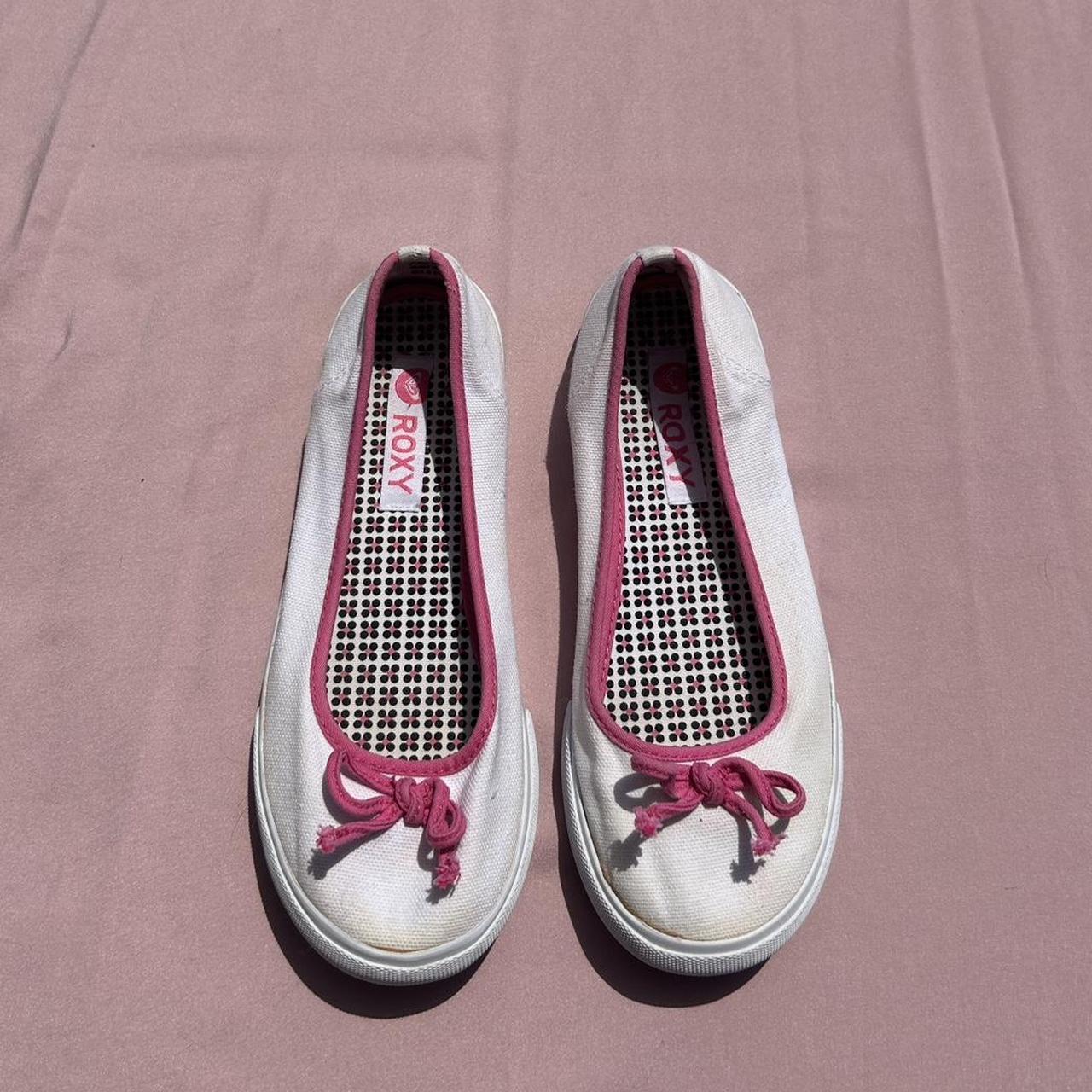 Y2k pink and white Roxy bow boat shoes Size... - Depop