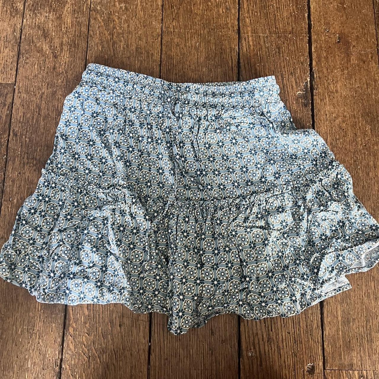 Cute subdued mini skirt Size s Perfect for summer - Depop