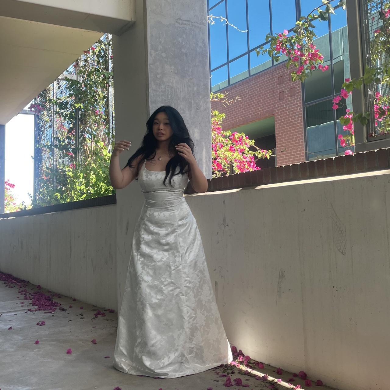 Classy Y2K Jump Brand Prom/Formal Dress | A silvery... - Depop