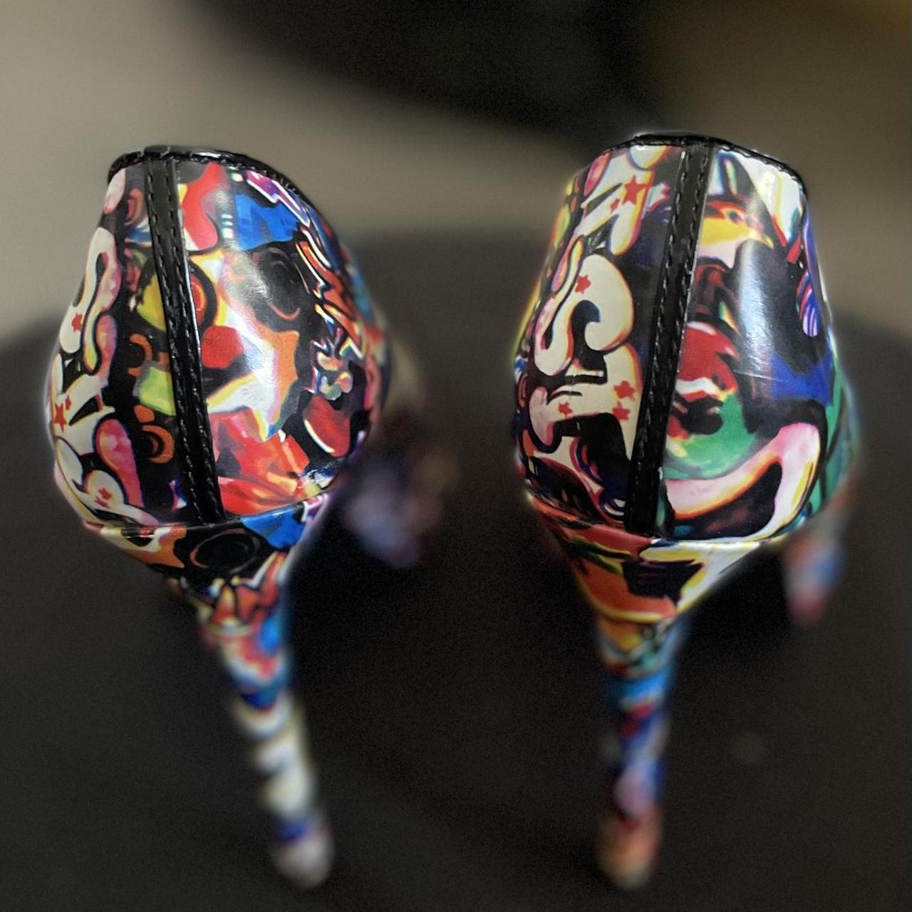 Just Fab graffiti print multicolored heels, size 5.5 - Depop
