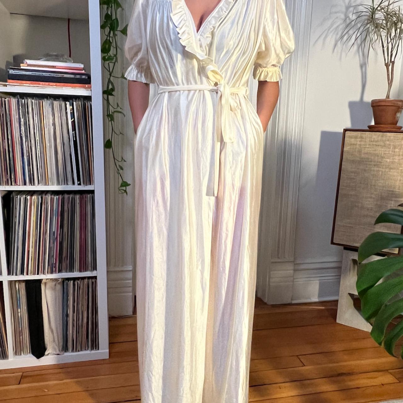 🕯️ vintage off white satin night gown / robe🌙... - Depop