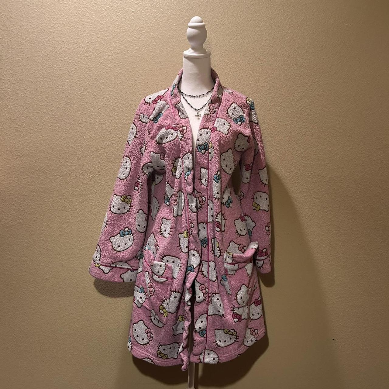 Super cute and warm Hello Kitty robe fits like a medium | Depop