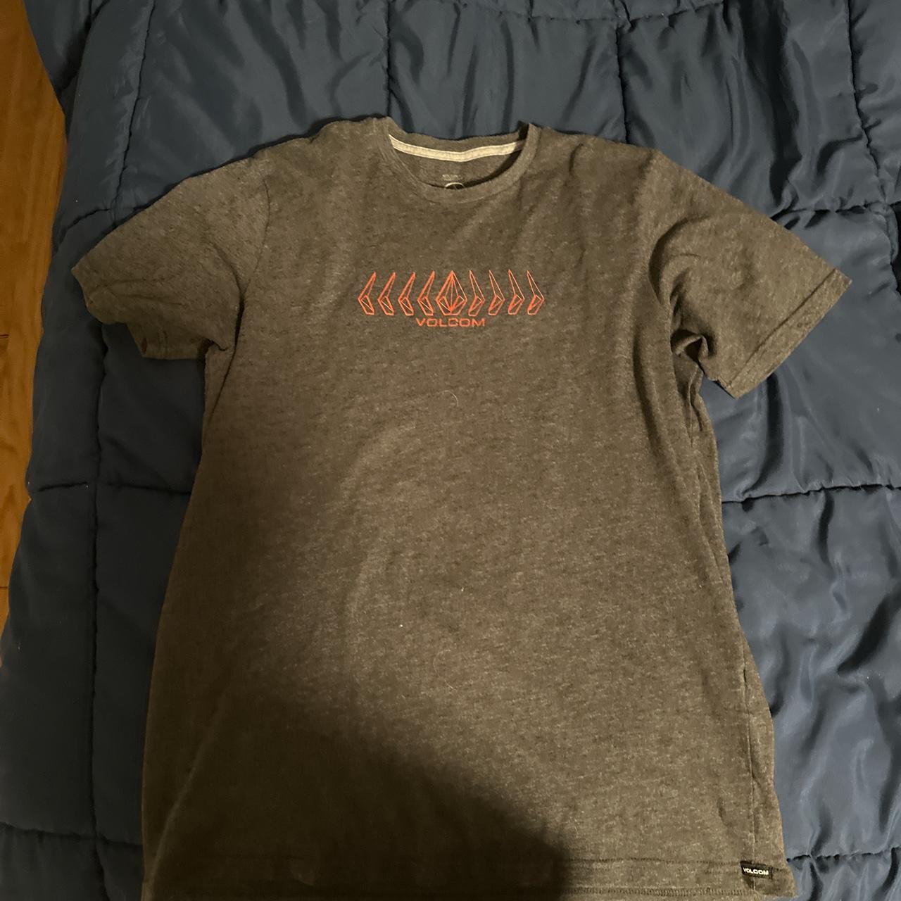 Men’s volcom tee - Depop