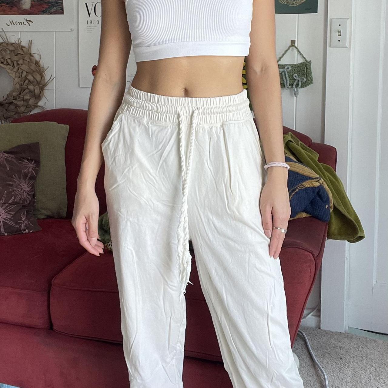 Universal Thread Pants Front tie is a lil messed - Depop