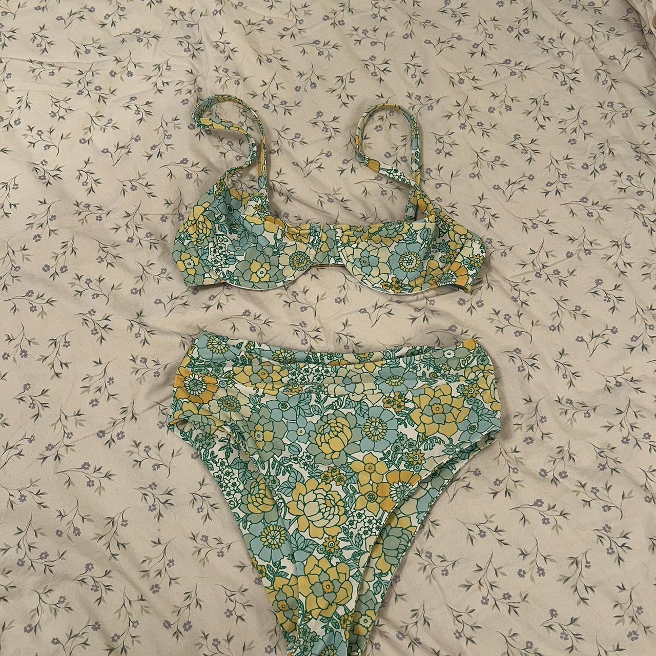 Kulani Kinis Bikini Top Small Bottoms Medium - Depop