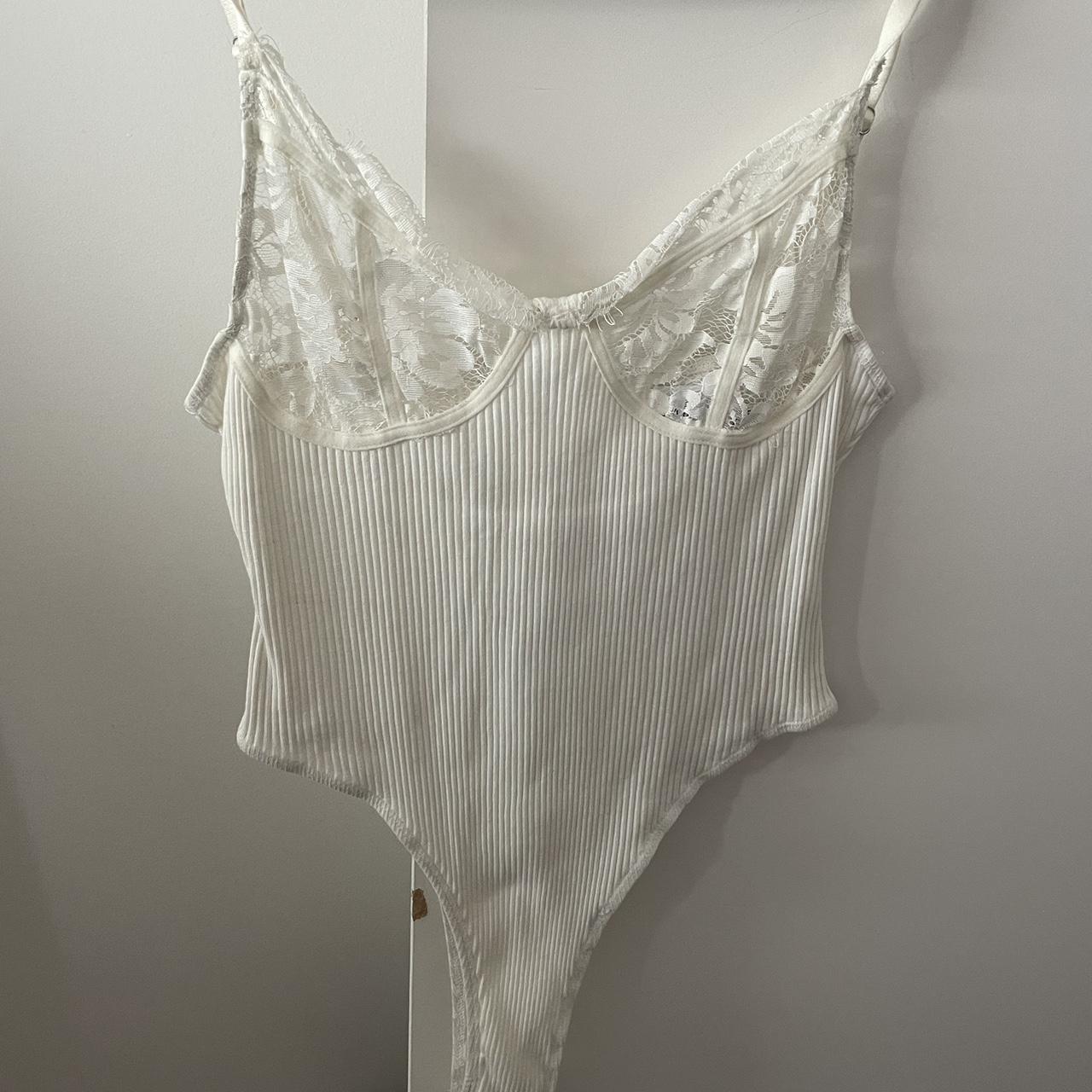 White lace body suit Princess Polly Never worn Size 10 - Depop