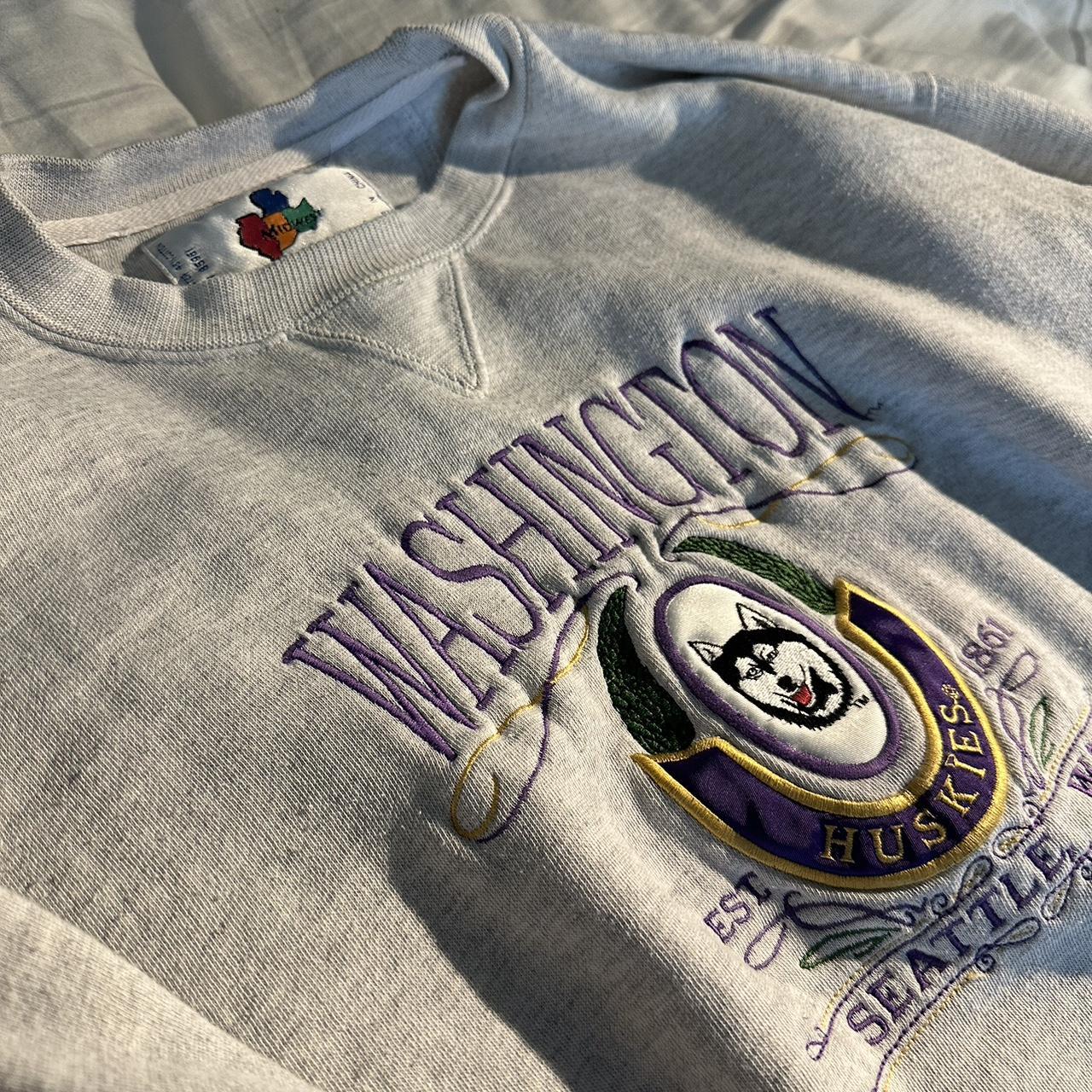 university of washington sweatshirt 🟣 size medium... - Depop