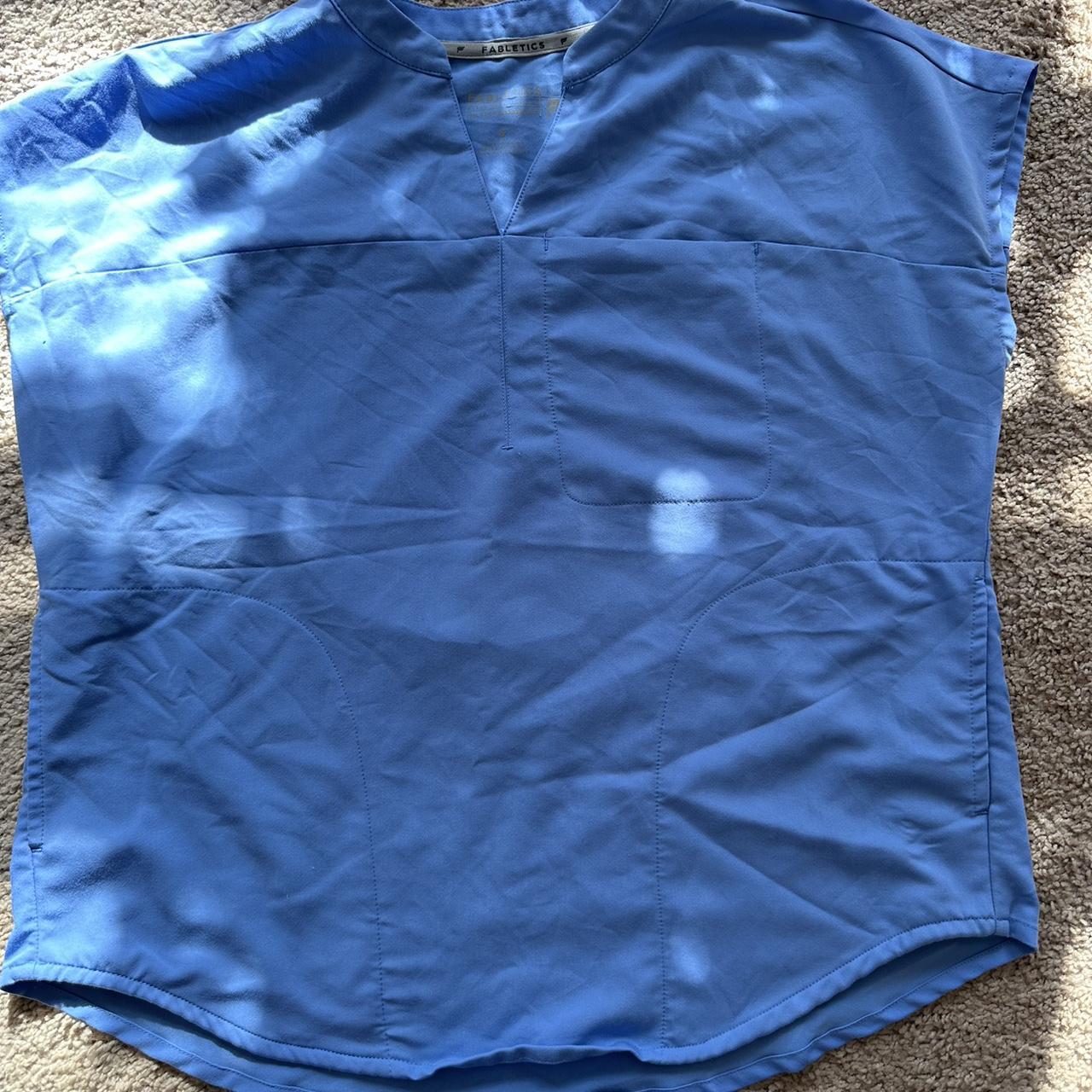 Carolina blue fabletics scrubs size small - Depop