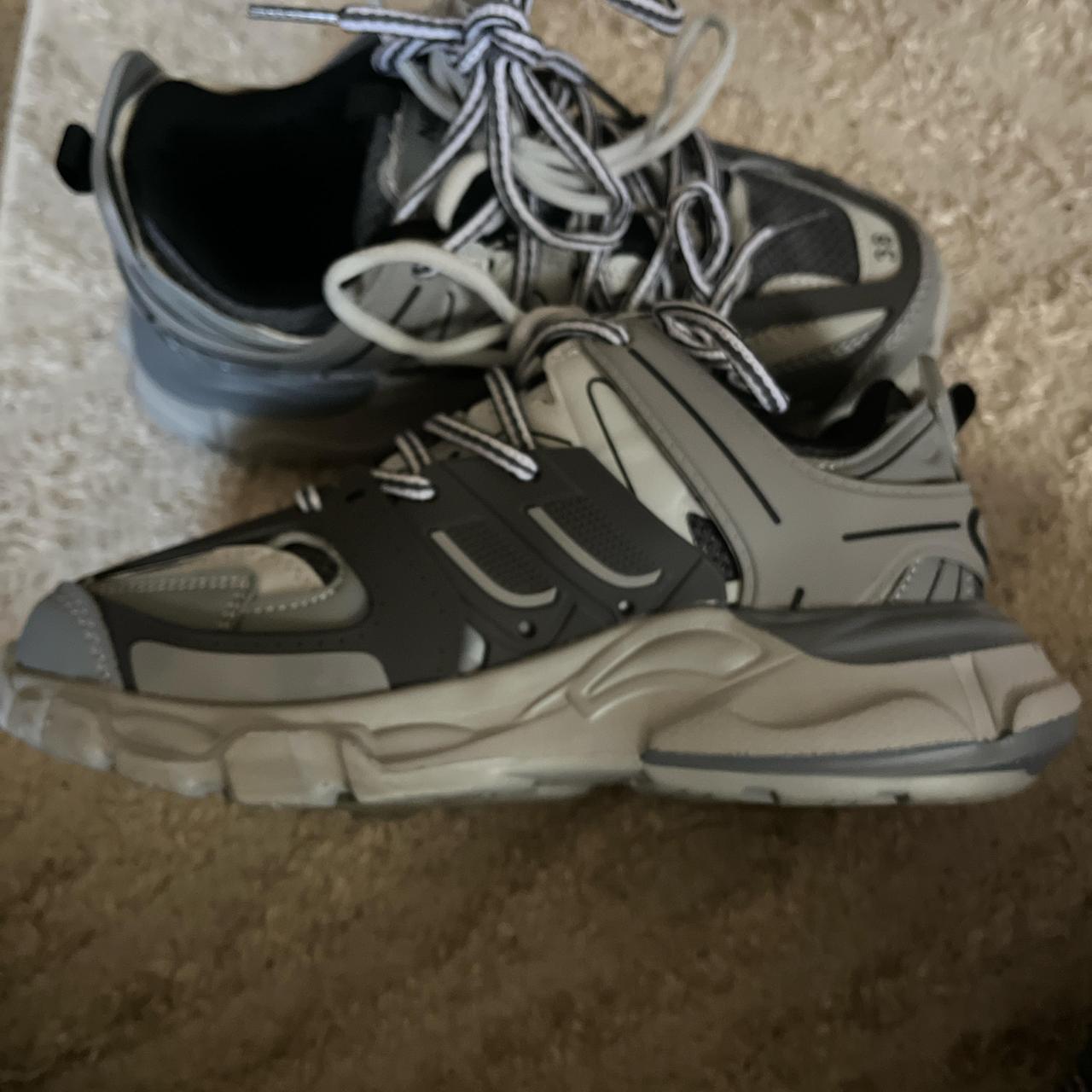 balicagas tracks - Depop