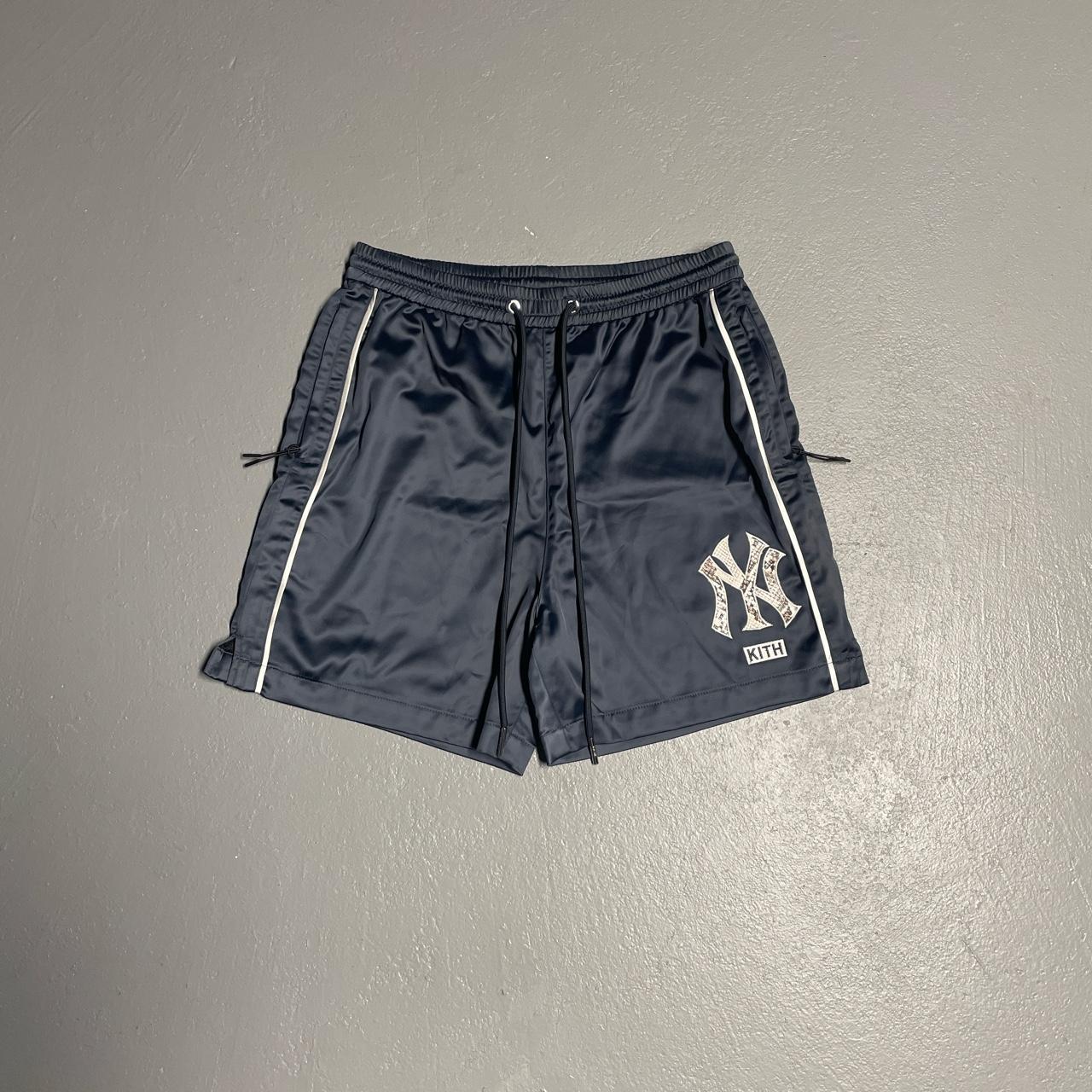KITH NEW YORK YANKEES MLB SHORTS MENS SIZE... - Depop