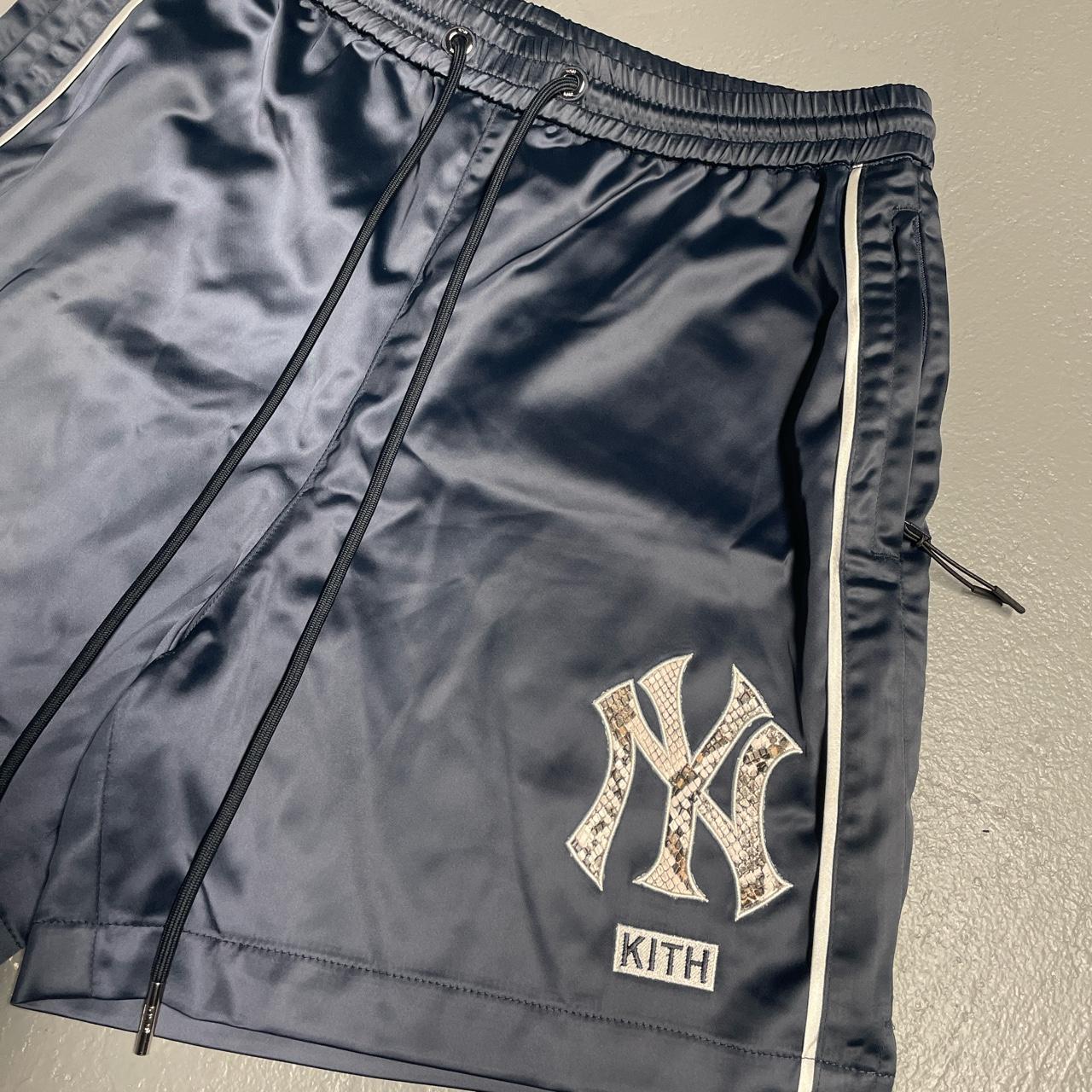 KITH NEW YORK YANKEES MLB SHORTS MENS SIZE... - Depop