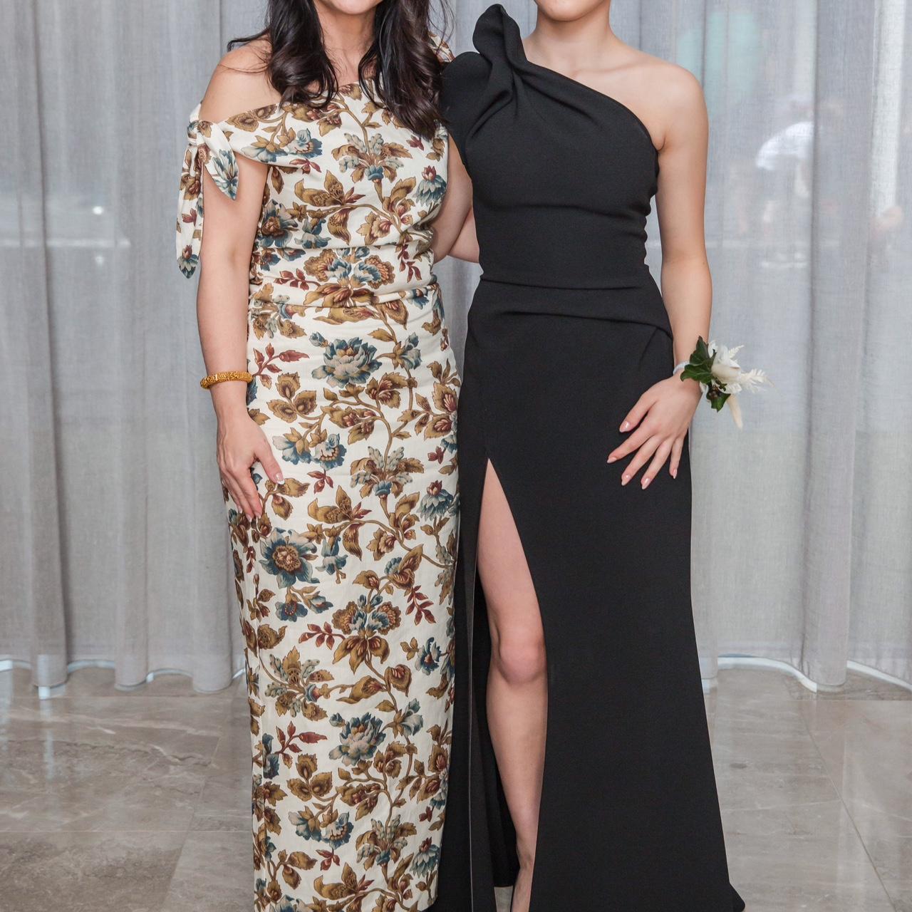 CUSTOM BLACK HOUSE OF EZIS FORMAL GOWN - size 6 -... | Depop