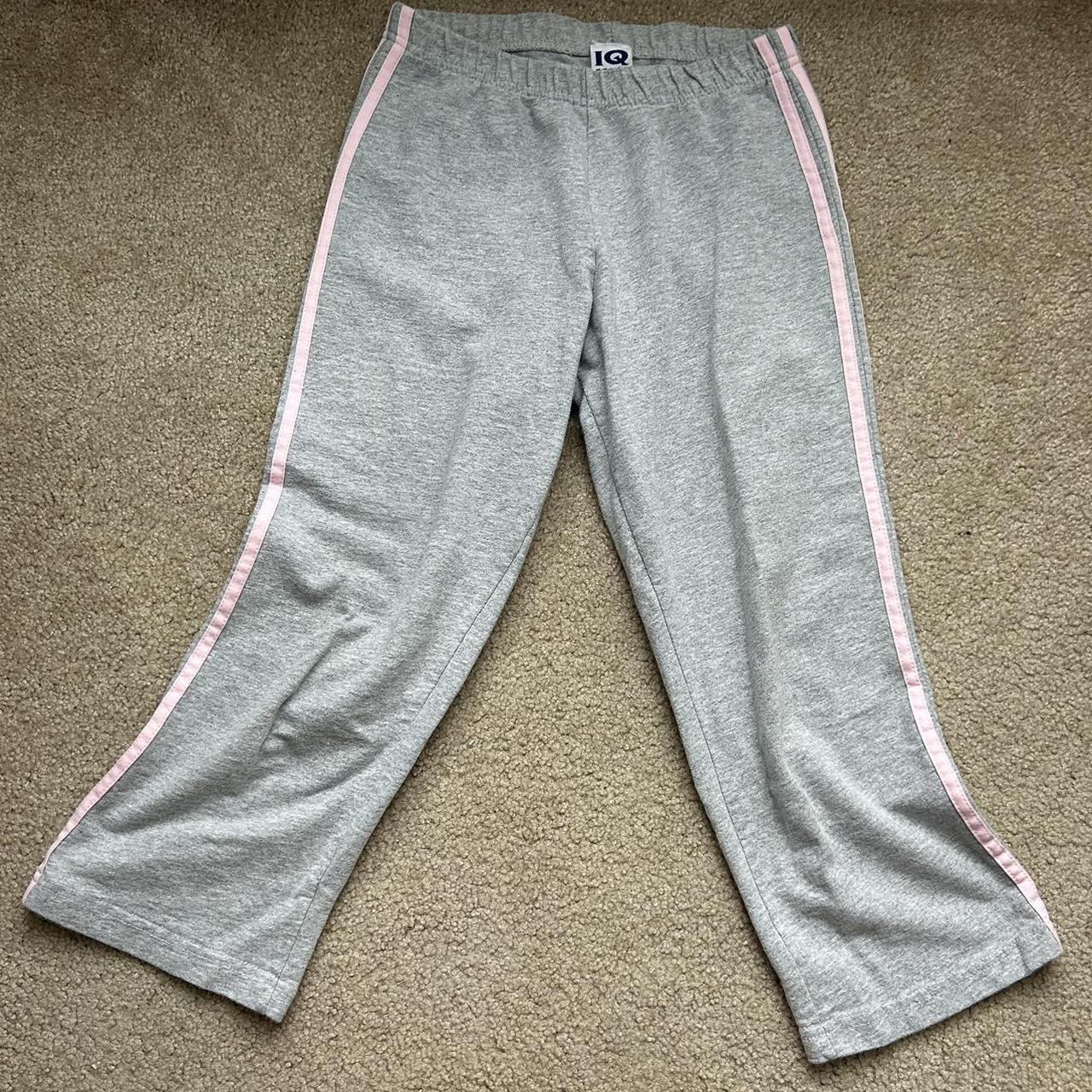 y2k grey capri sweatpants ~tiny hole in crotch... - Depop