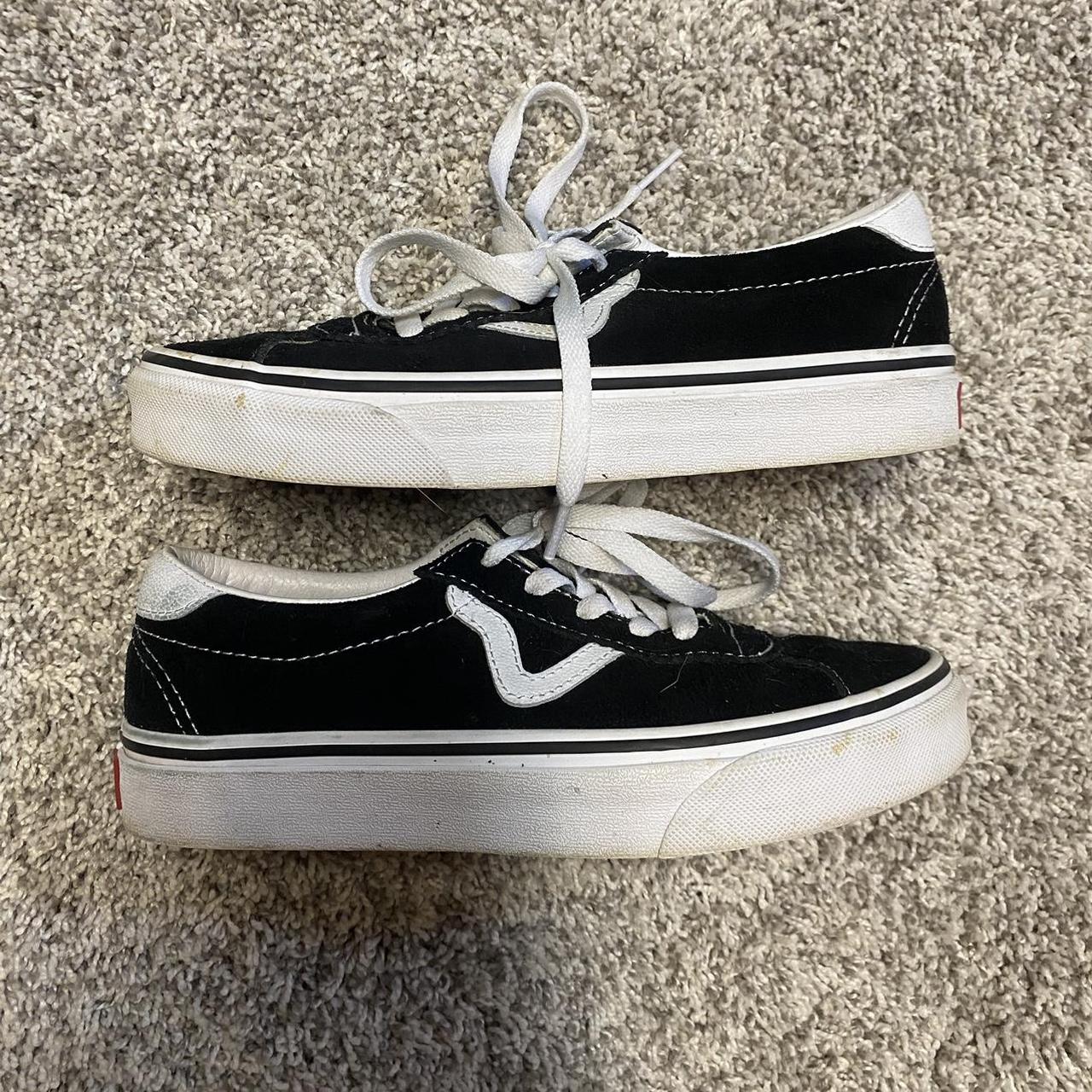 size 6 women’s vand old skool worn a couple times... - Depop