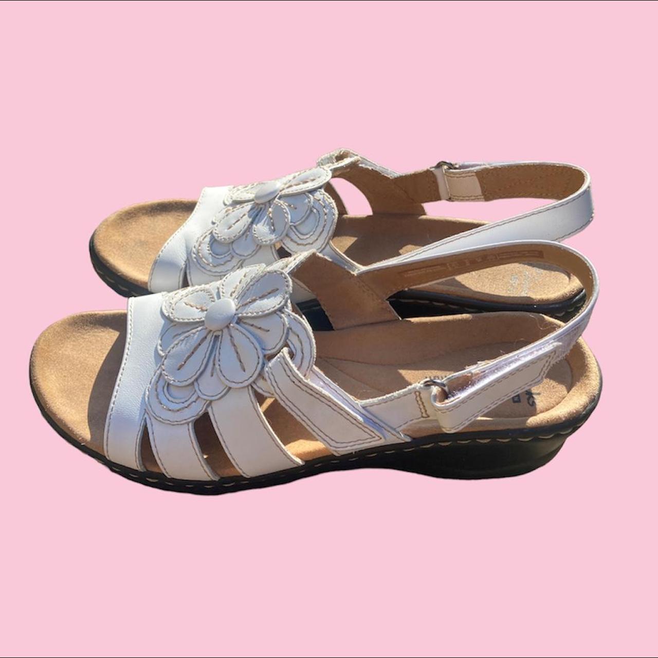 The Cutest White Flower Sandals 🤍 Black Soles With A Depop