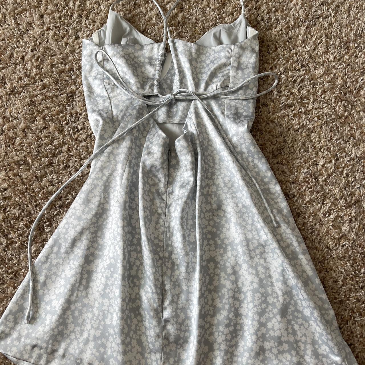 White Fox dress Blue and white flowers Fits like an... - Depop