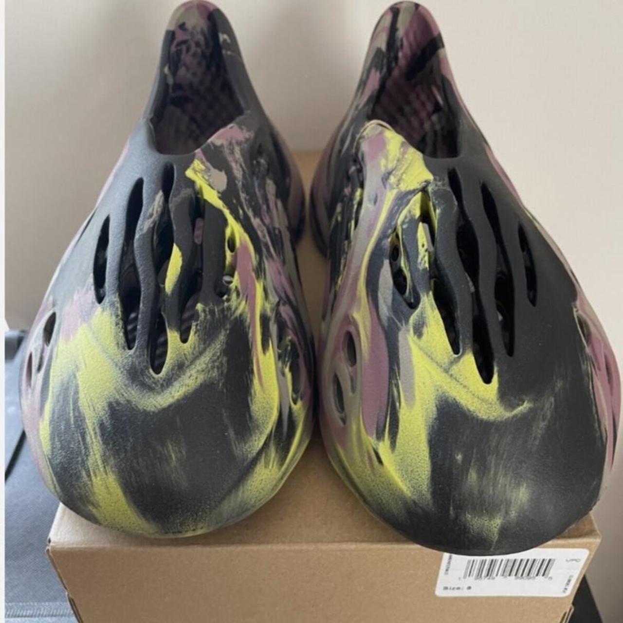 Yeezy Foam runners MX Carbon size 7 women (5 men)... - Depop