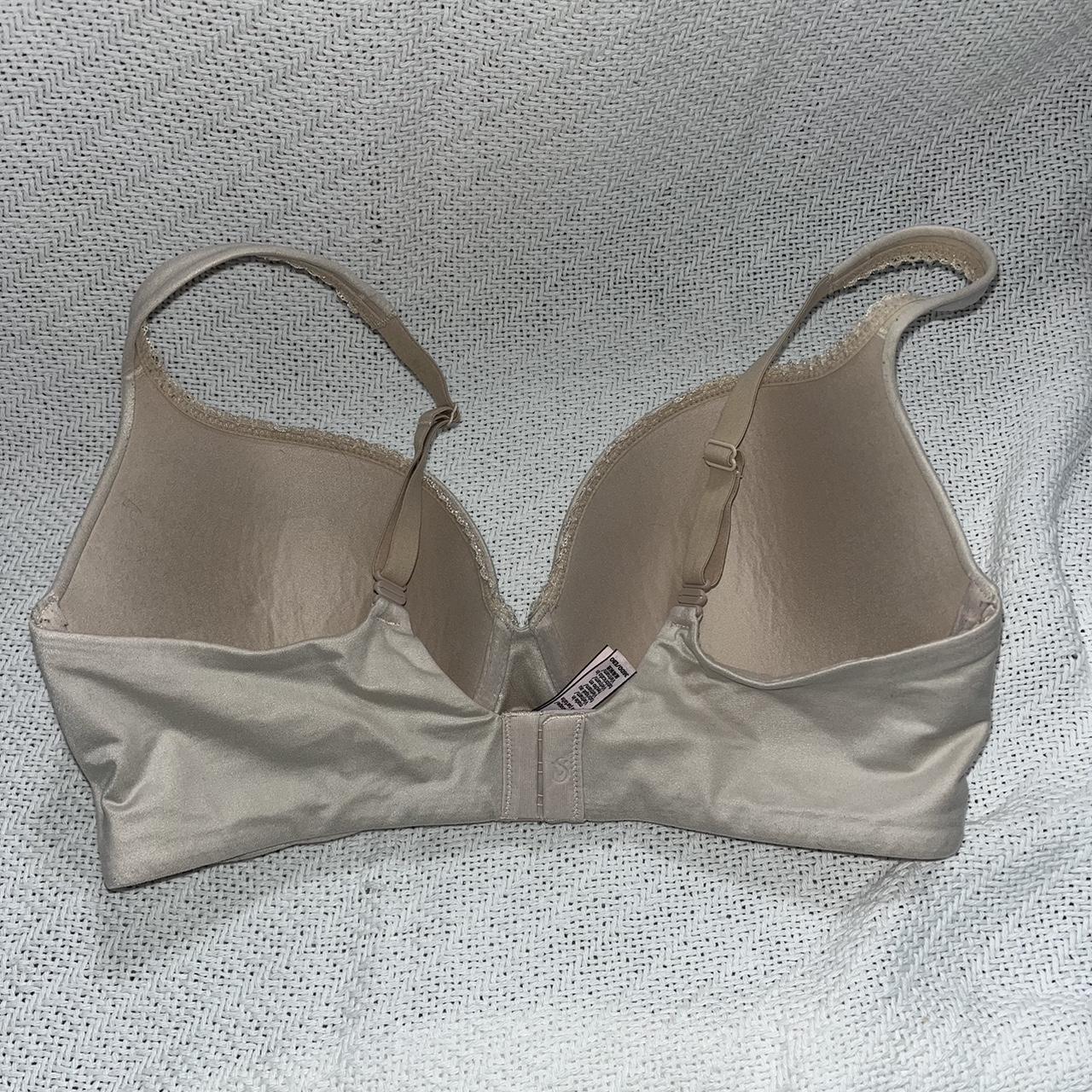 VICTORIA’s SECRET PADDED BRA SIZE 36DD lightly worn... - Depop