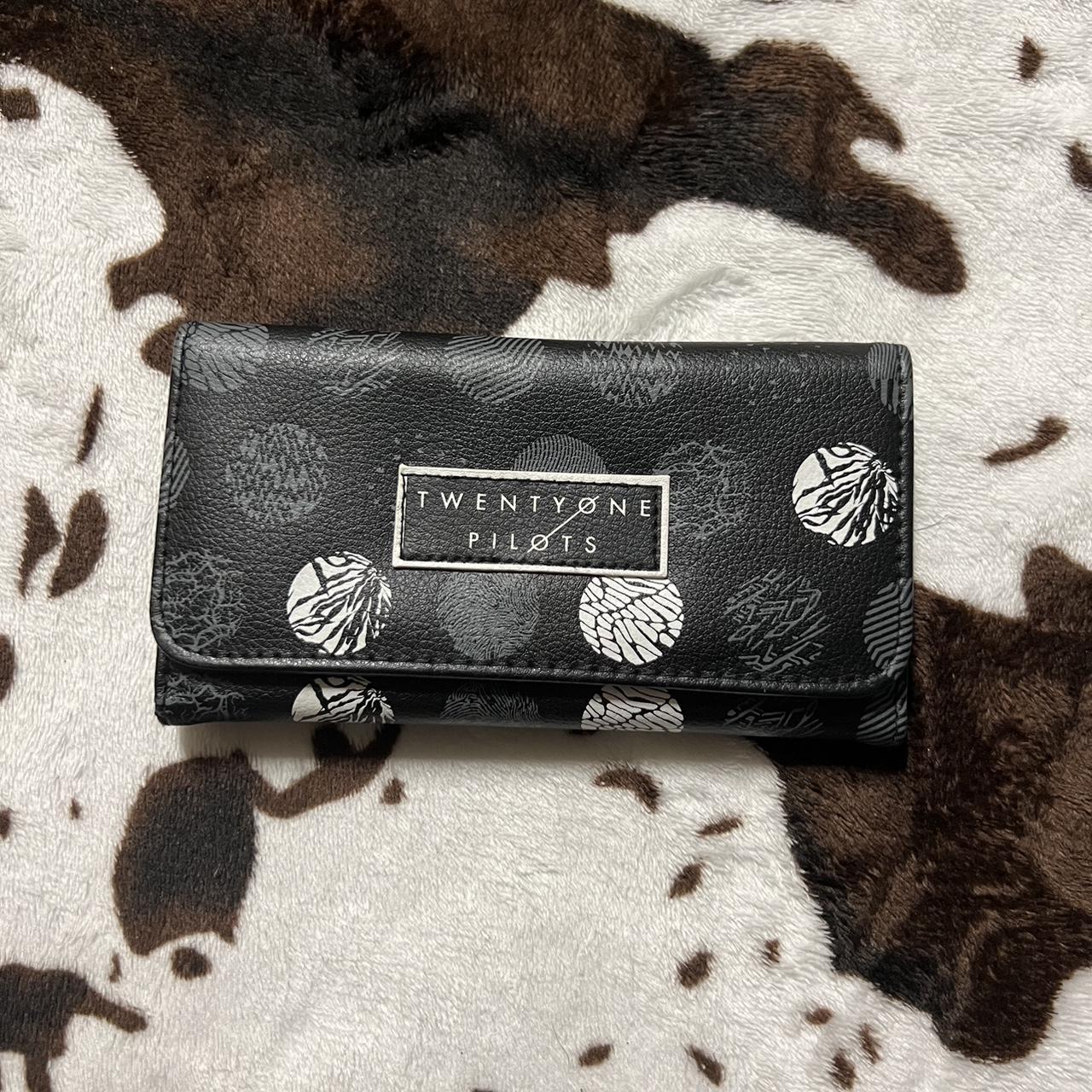 Twenty one pilots wallet - Depop