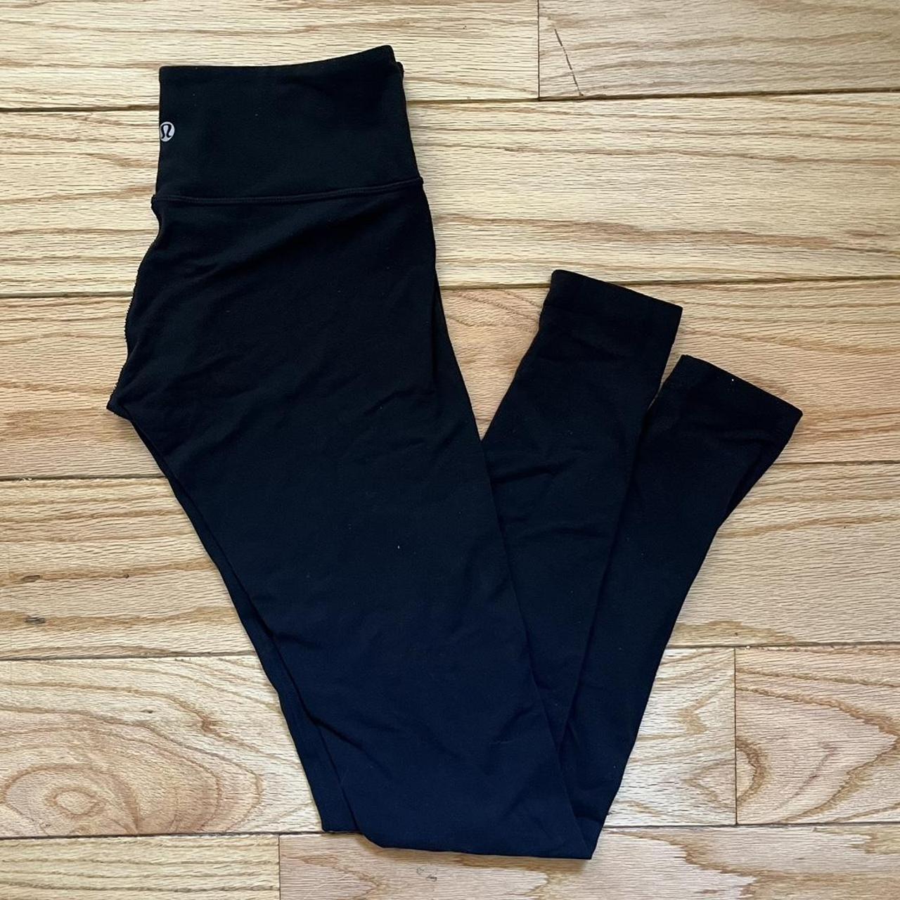 SIZE 6 LULULEMON BLACK LEGGINGS 30” inseam 4”... - Depop