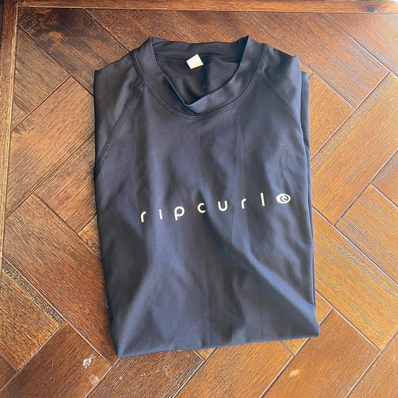 Ripcurl black rashie - Depop