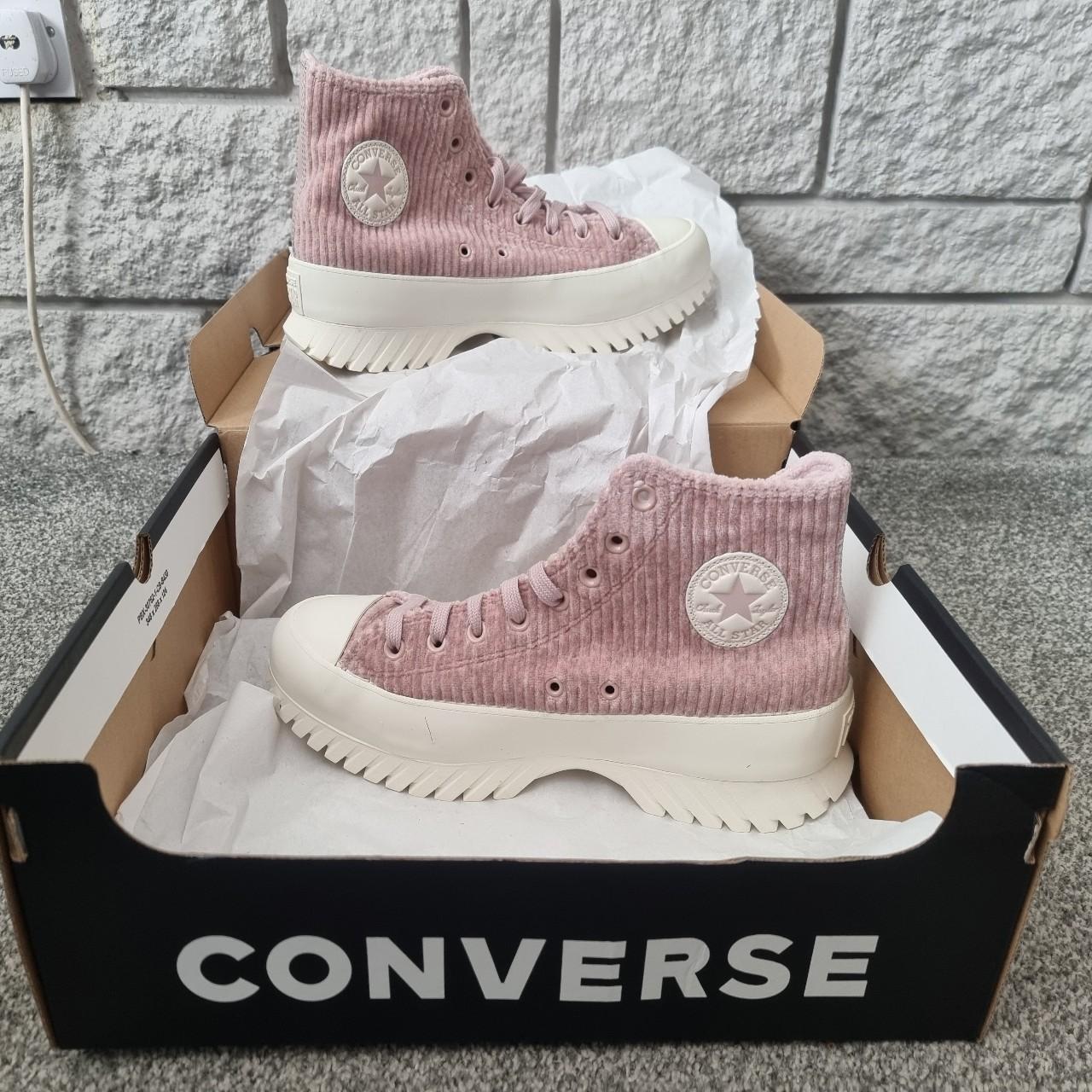 Converse Men's White and Pink Trainers | Depop
