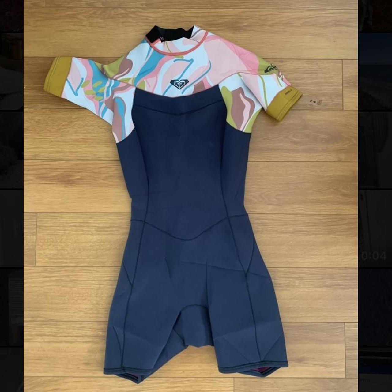 2mm Roxy spring suit, brand new with tags! Size 6. A... - Depop