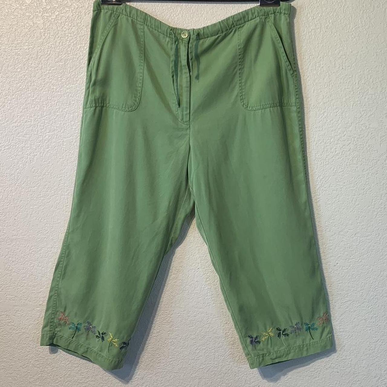 90s Capri Pants w/ Embroidery Flowers Collection by... - Depop