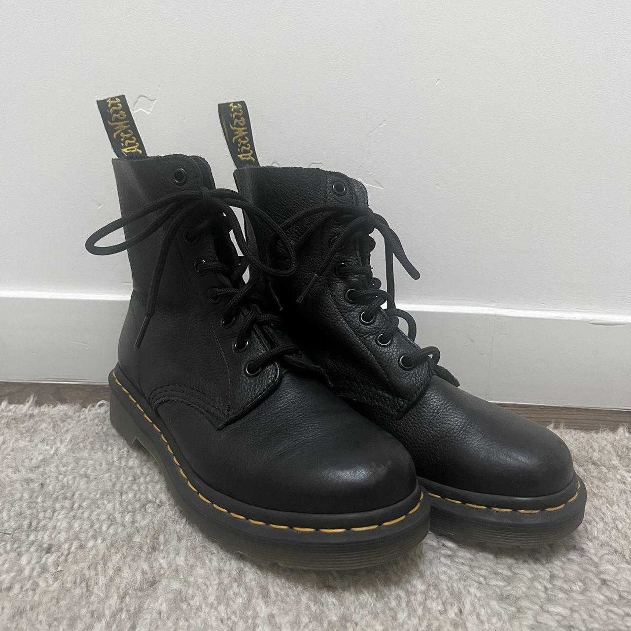 doc martin classic ankle boots - size 6 (US) -... - Depop