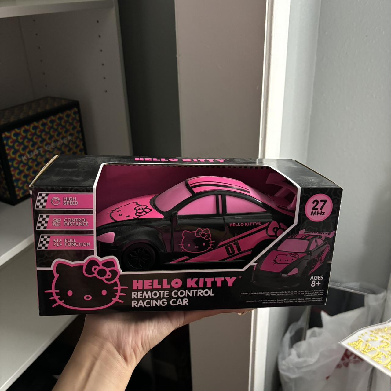 Hello kitty car - Depop