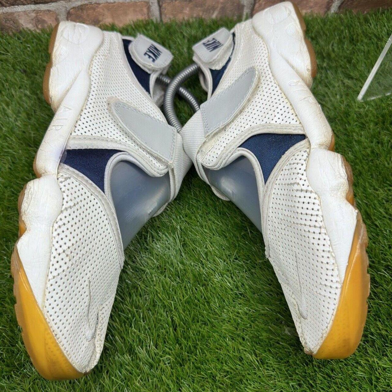 RARE NIKE RIFT WHITE TRAINERS UK SIZE 8 RARE PRE... - Depop