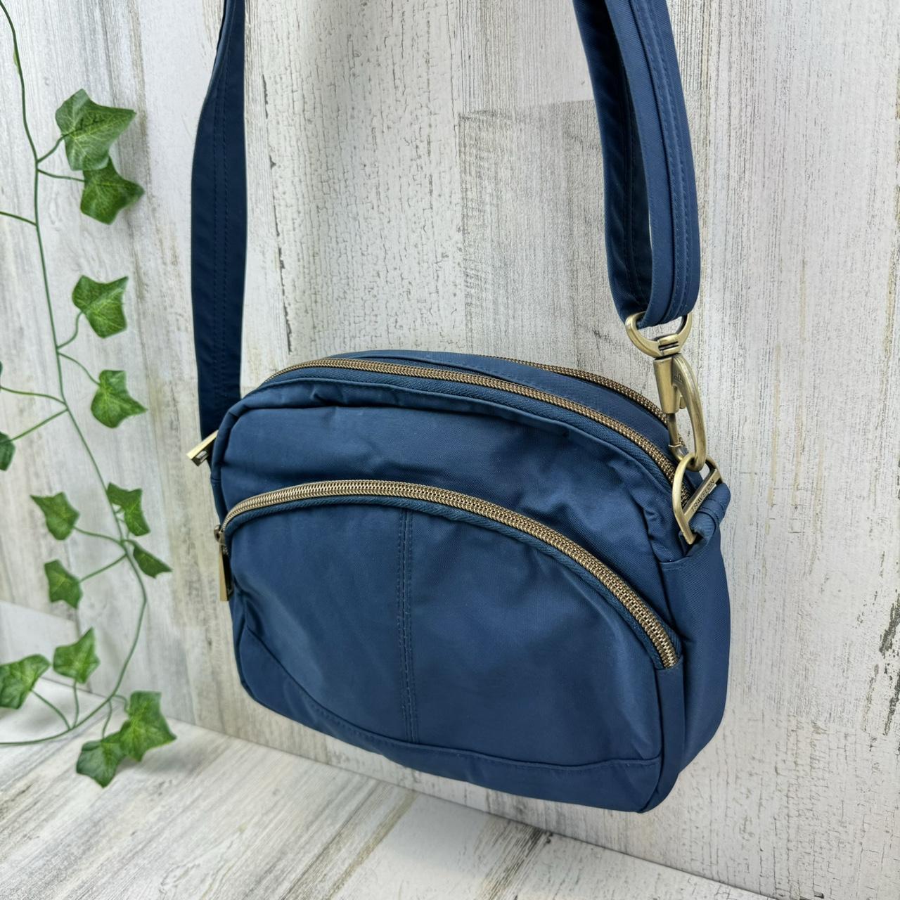 Travelon Anti-theft Signature E/W Shoulder Bag,... - Depop