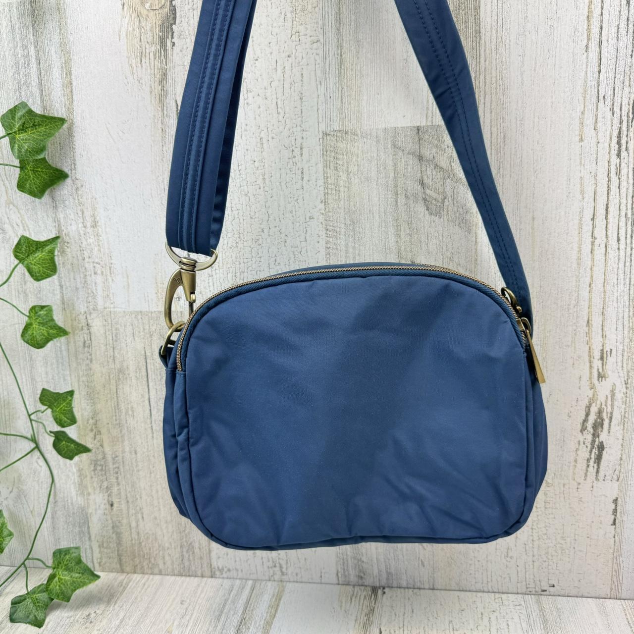 Travelon Anti-theft Signature E/W Shoulder Bag,... - Depop