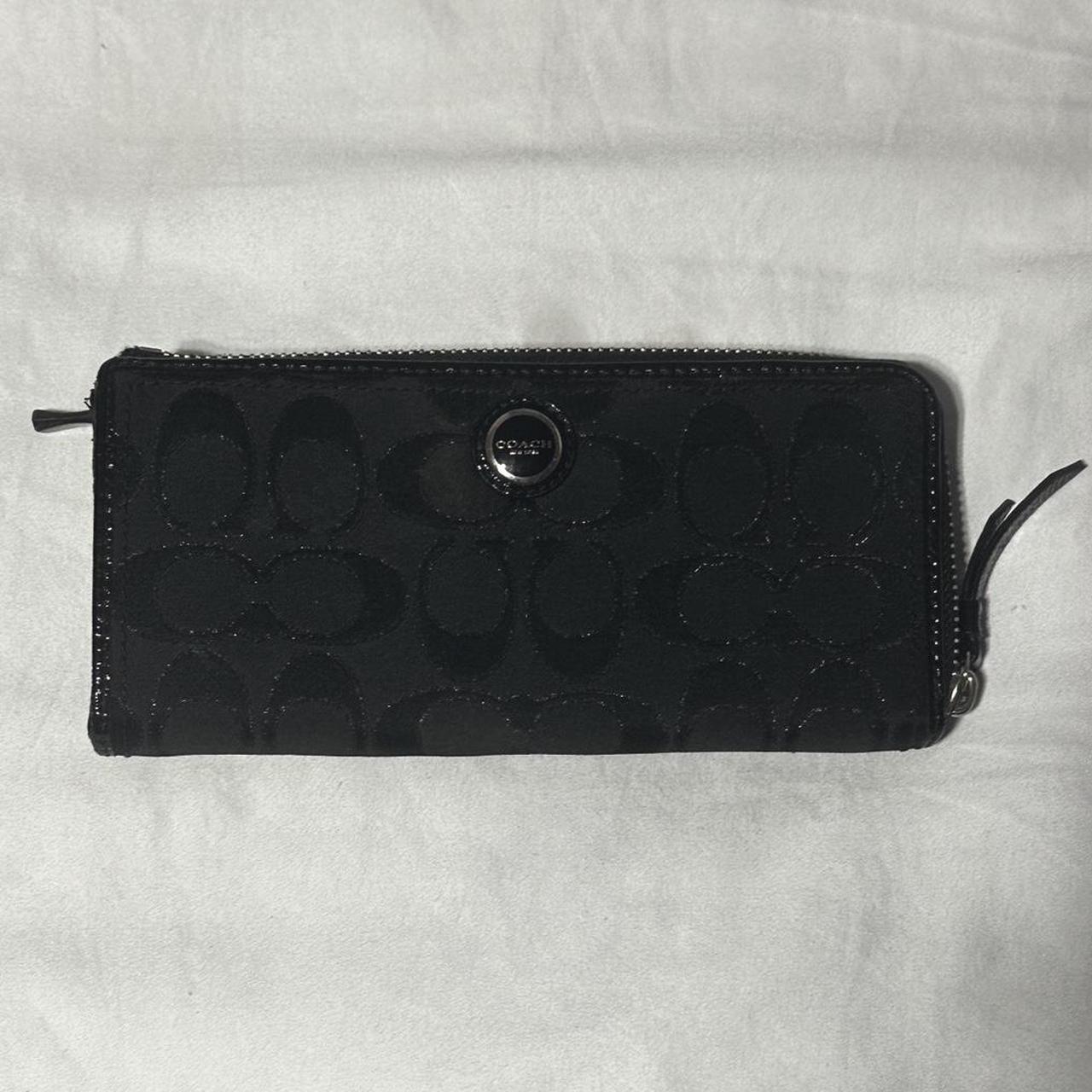 authentic 2000’s coach wallet/purse - has lots of... - Depop