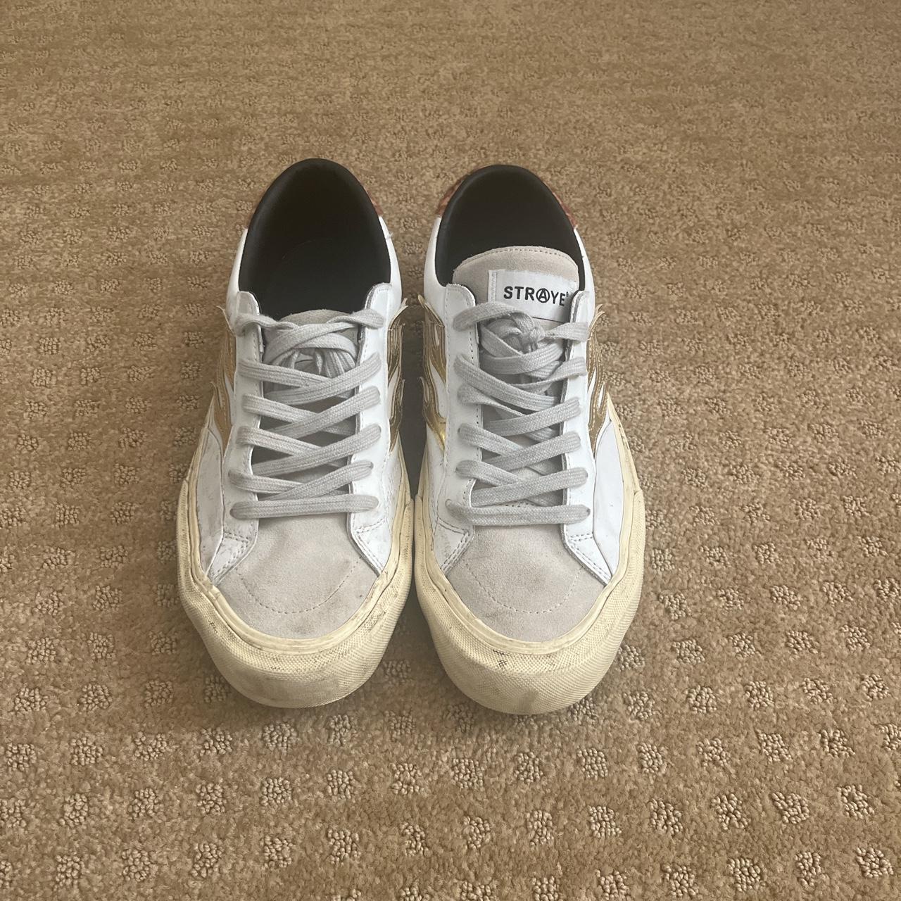 STRAYE Men's Cream and White Trainers | Depop