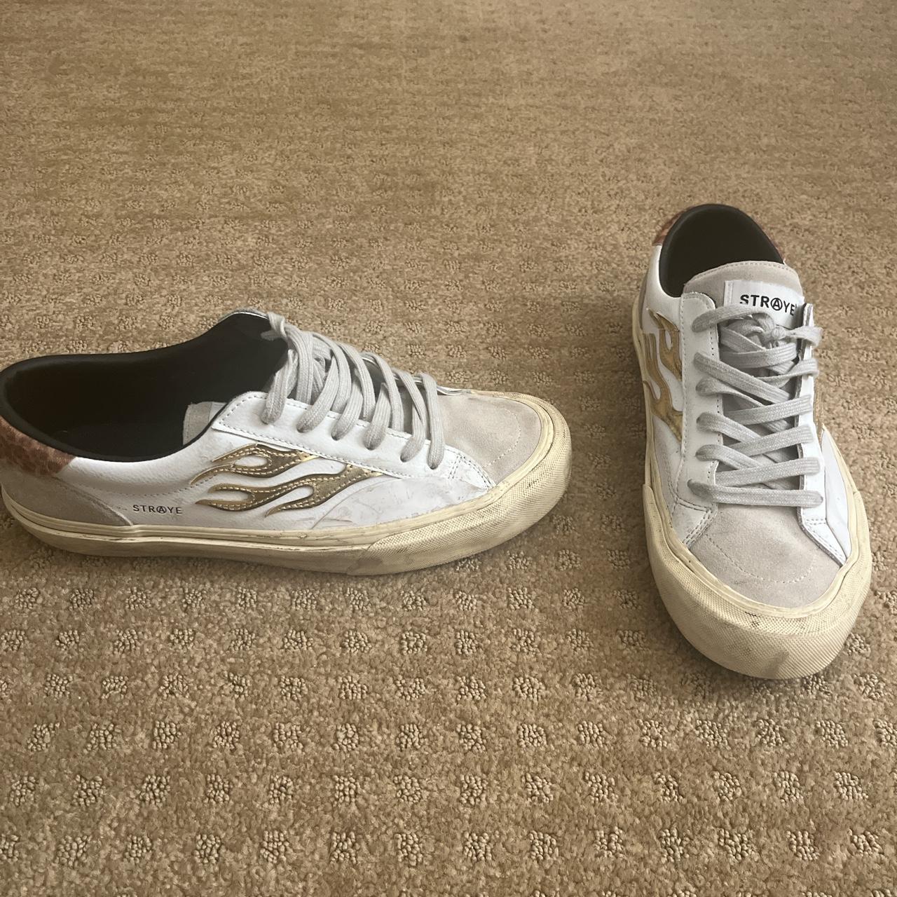 STRAYE Men's Cream and White Trainers | Depop