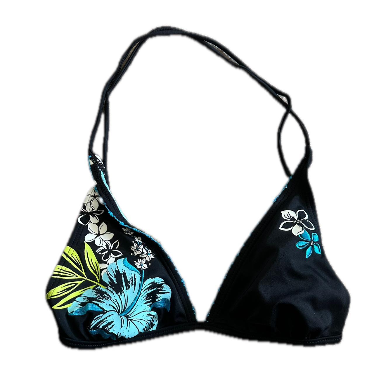 Cute y2k esque floral detailed bikini Size large... - Depop