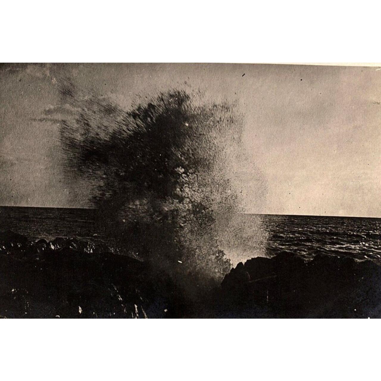 1930s KENNEBUNKPORT MAINE SPOUTING ROCK OCEANSIDE... - Depop