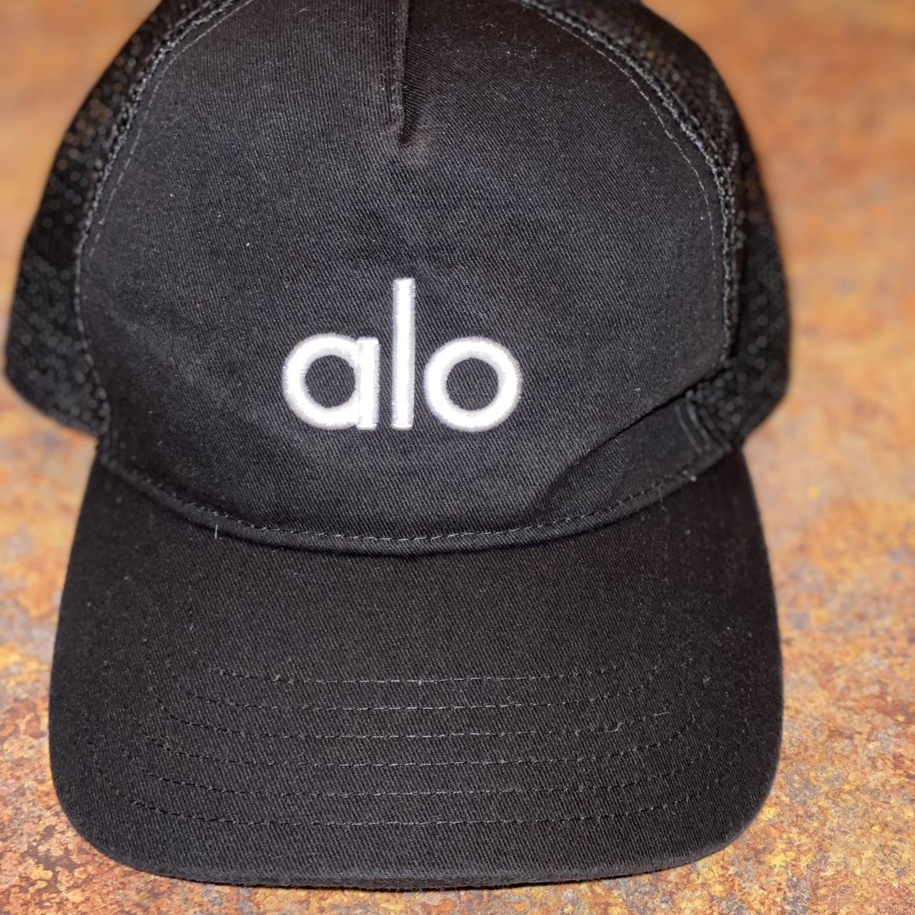 Alo Men's Black and White Hat | Depop