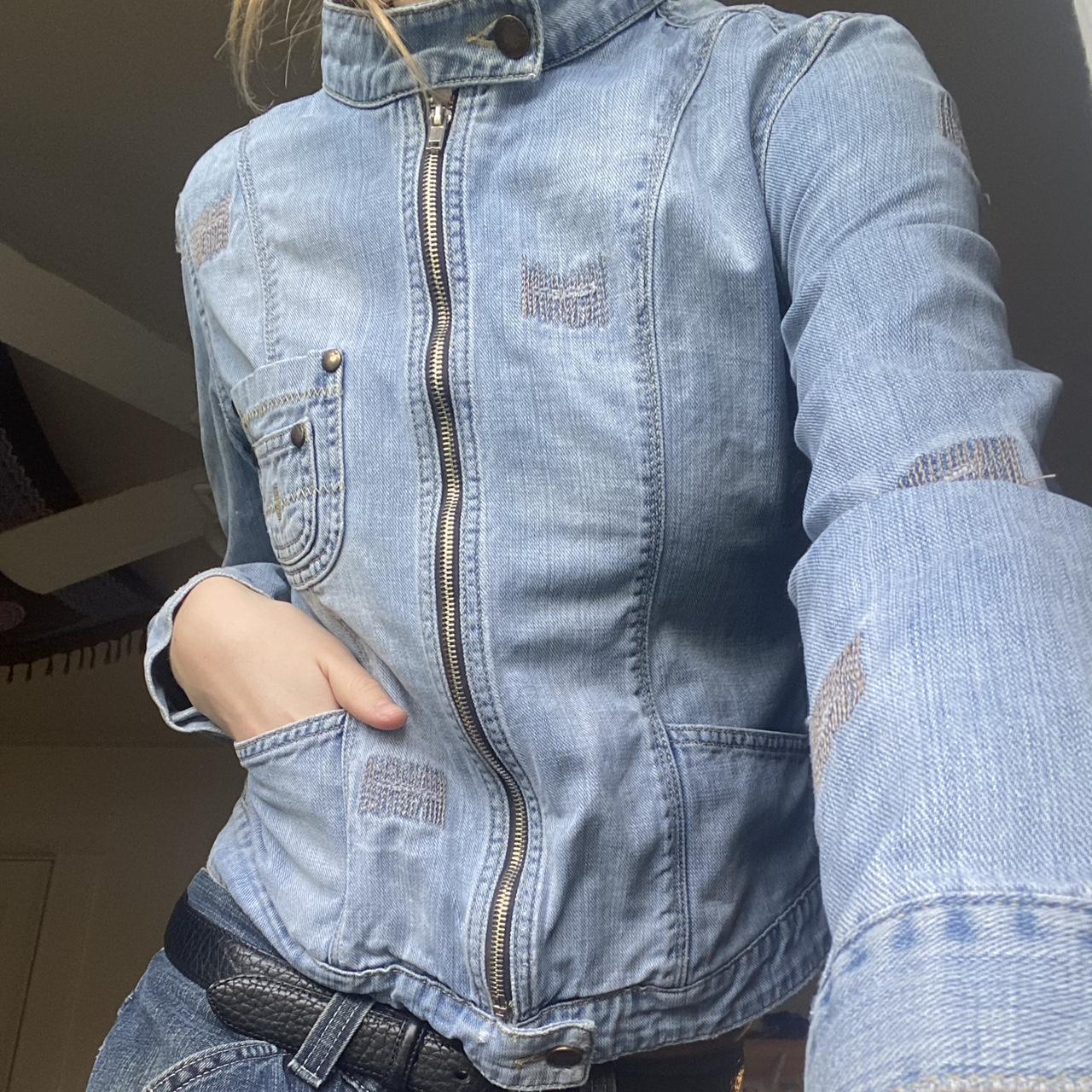 Vintage zip up jean jacket Says size large but fits... - Depop