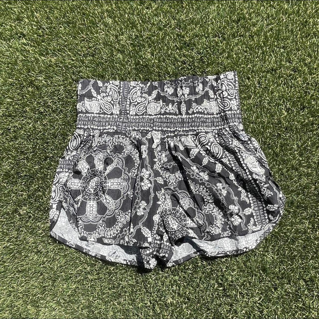 Free People black and white pattern shorts! 🐼 worn... - Depop