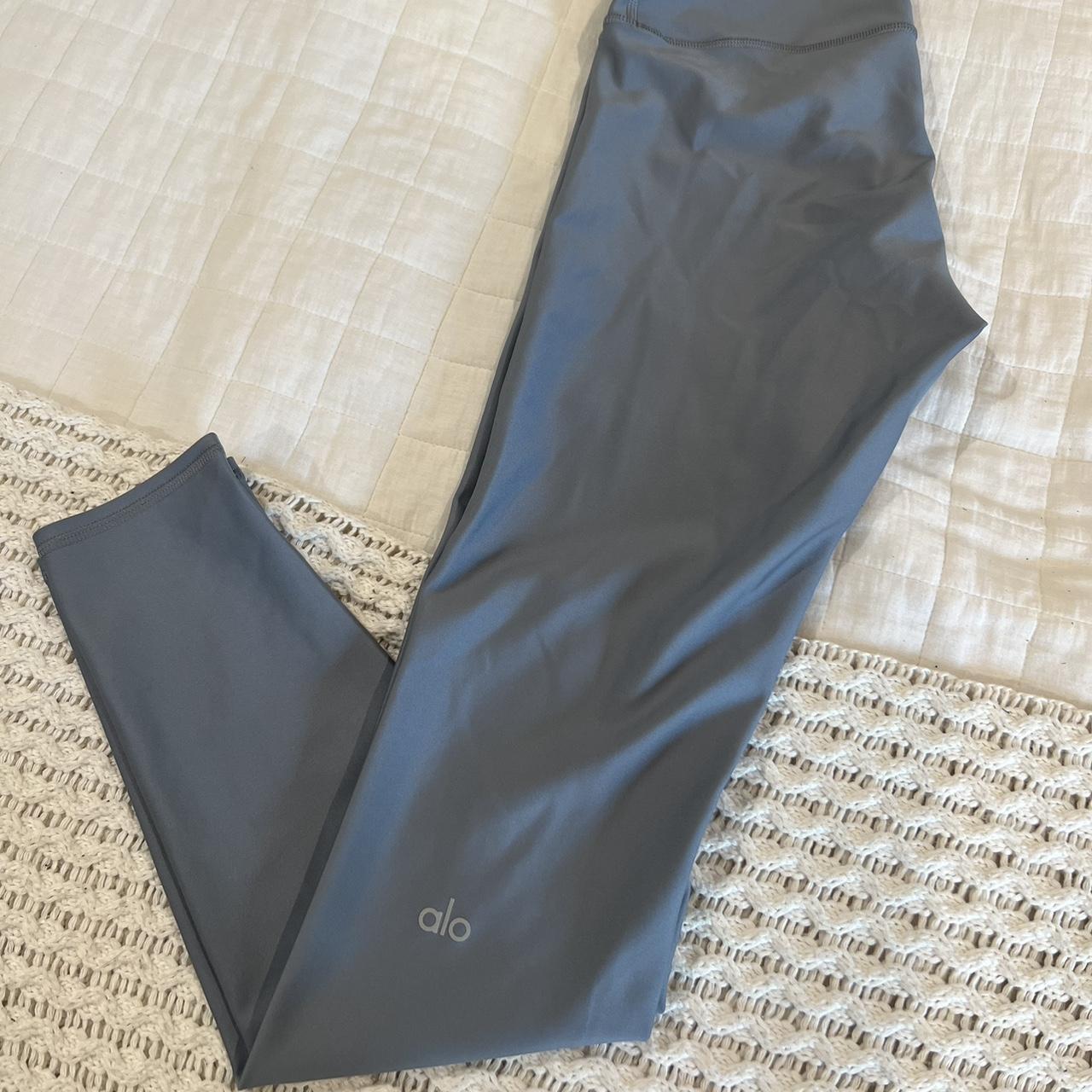 Alo Yoga Women's Blue Leggings | Depop