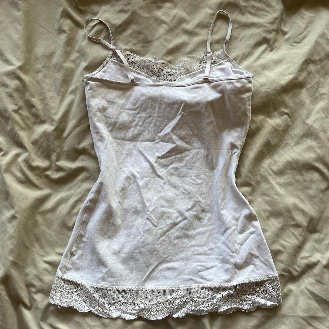 white express tank super flattering and form fitting - Depop