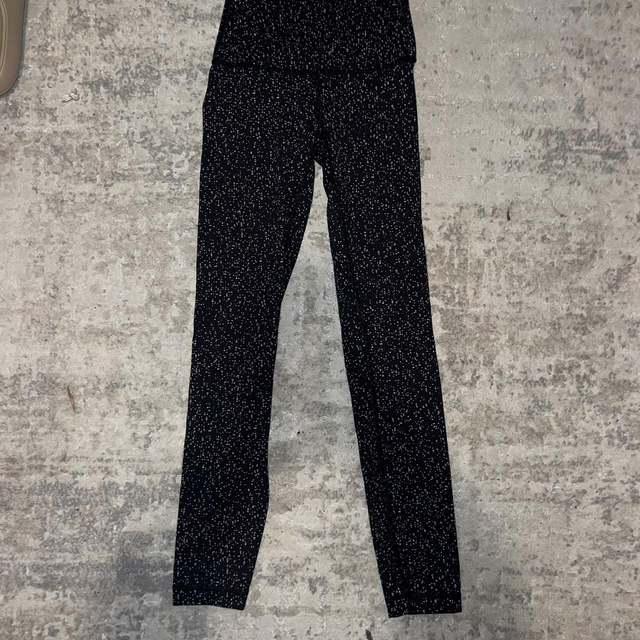 Lululemon Women's White and Black Leggings | Depop
